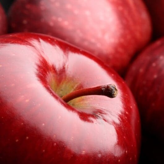 The Secret Behind This Popular Fruit's Shiny Appearance - Recipe Heaven