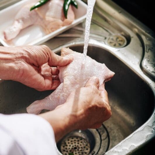 Why Rinsing Raw Chicken Is Always a Bad Idea - Recipe Heaven