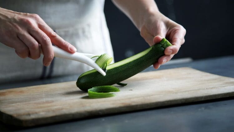 Stop Peeling Your Cucumbers Before You Eat Them - Recipe Heaven